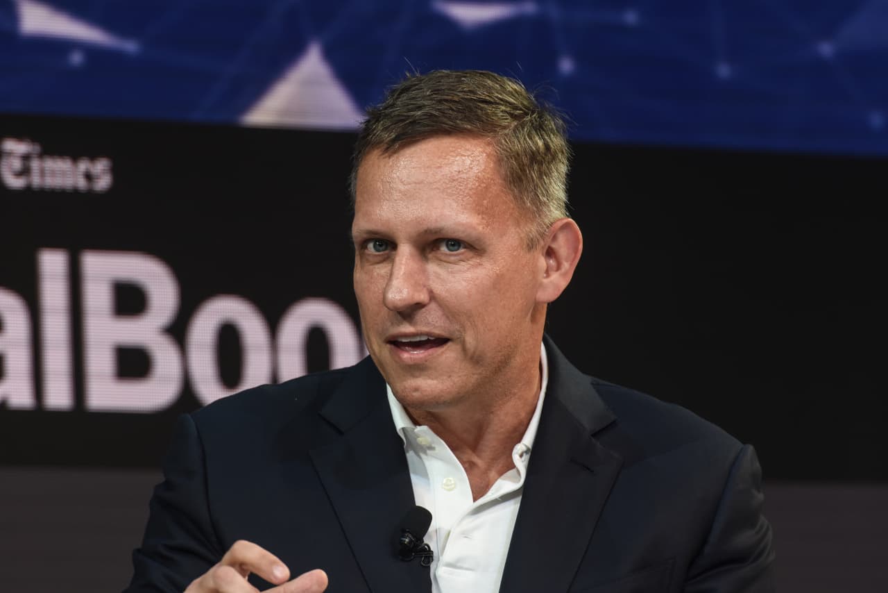 Palantir stock has stalled. Now some investors want to probe its human ...