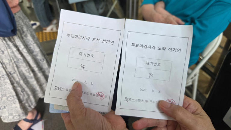 Ballot shortage sparks protests at Seoul polling stations