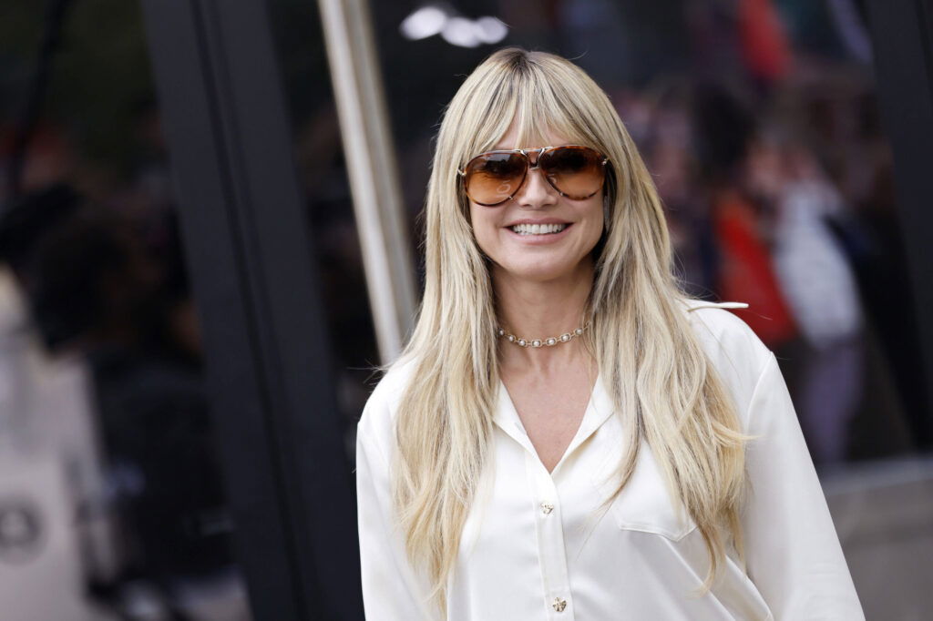 At 52, Heidi Klum flaunts a toned physique in her latest appearance for ...
