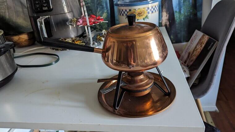 Old-school housewarming gifts our generation swore by that nobody ...