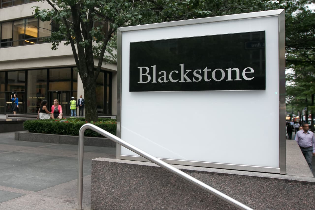 KKR, Blue Owl, and Blackstone tumble. Why private-market jitters are ...