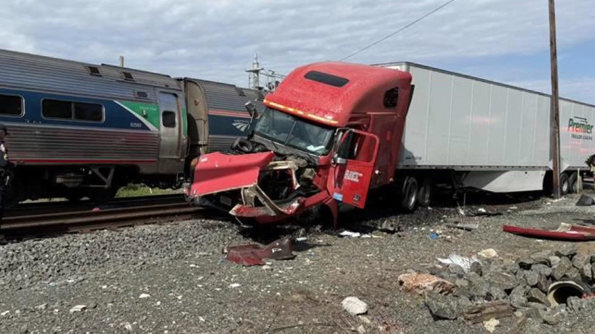 Amtrack train hits tractor-trailer in Durham