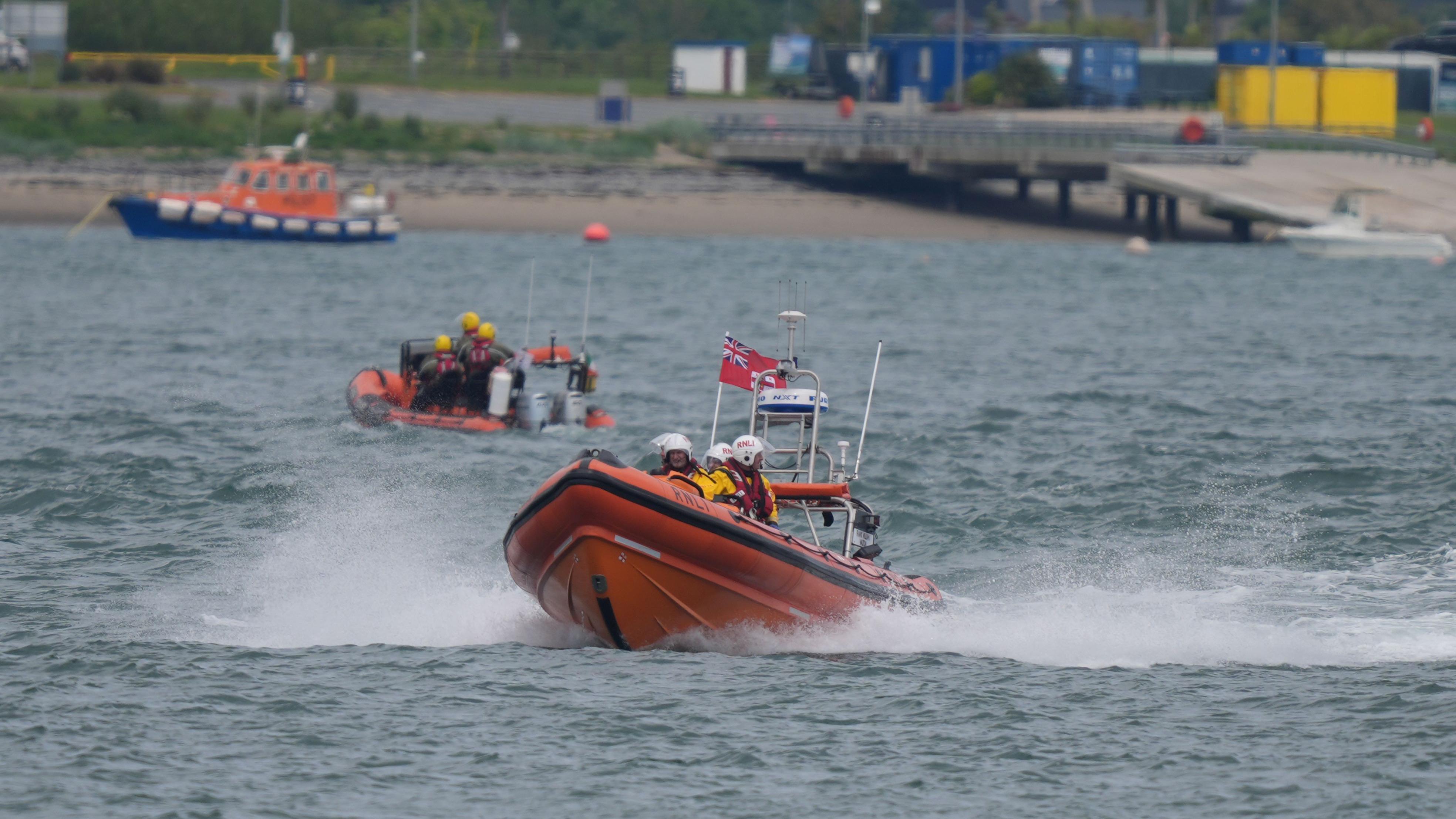Body of man found after fishing boat sinks