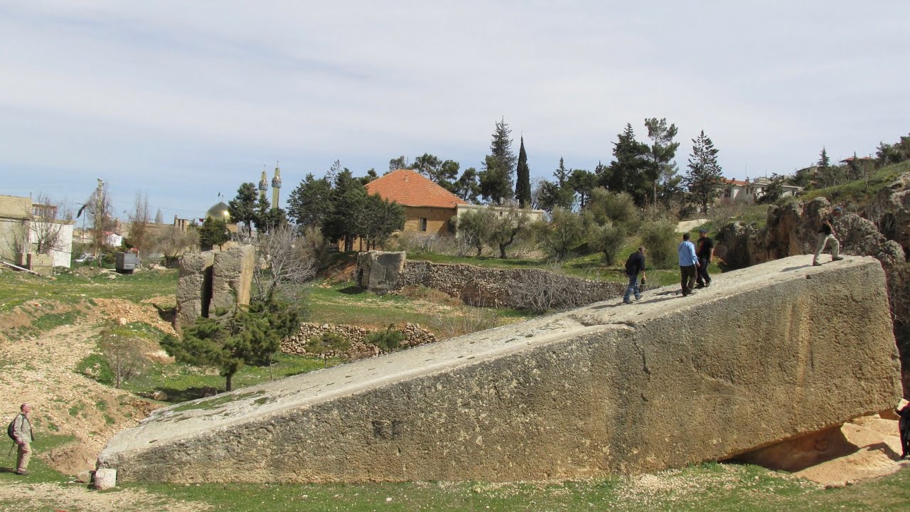 Slideshow exploration of megalithic Baalbek in Lebanon