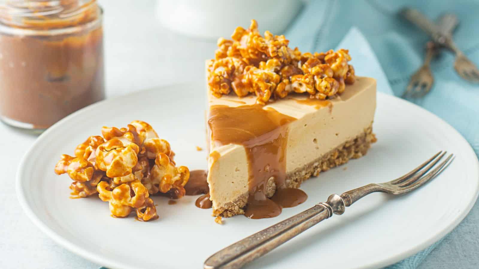 22 layered cheesecakes that look like dessert showpieces