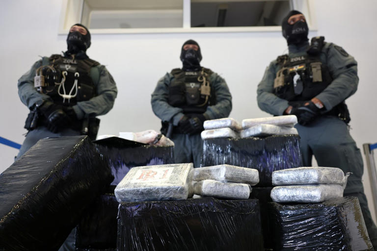 Germany seizes tons of cocaine and suspects are arrested in Spain