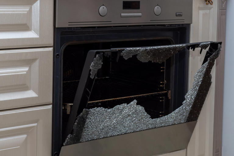 Over 400 ovens with glass doors have exploded, Consumer Reports warns