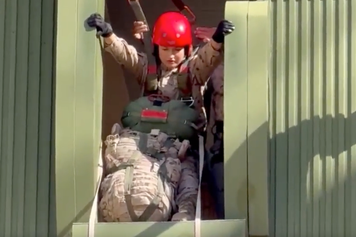 Spain’s future queen jumps out of plane in military exercise