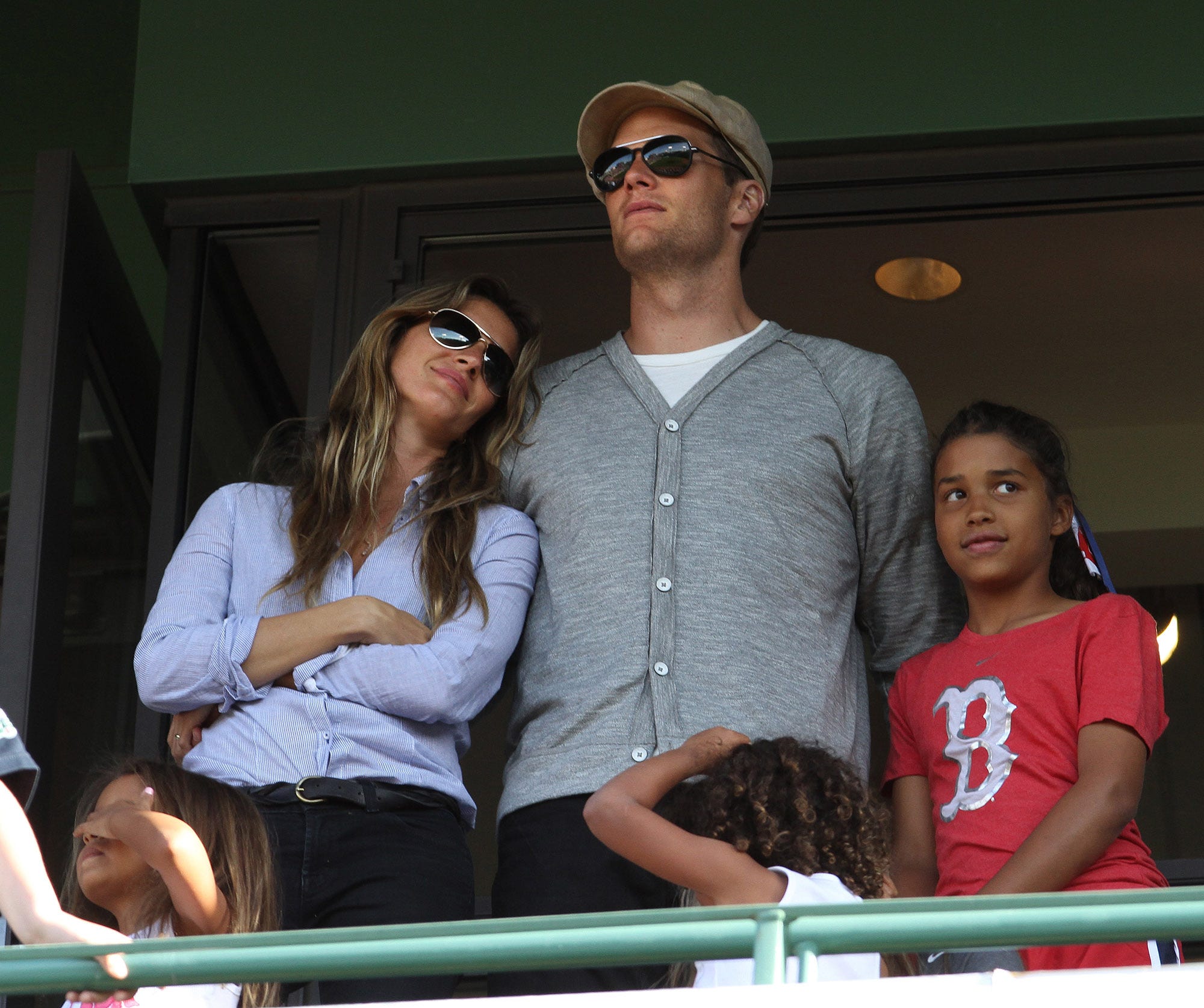 Tom Brady’s Ex Gisele Drops $14.5M On Mansion Next Door As Now $100M ...