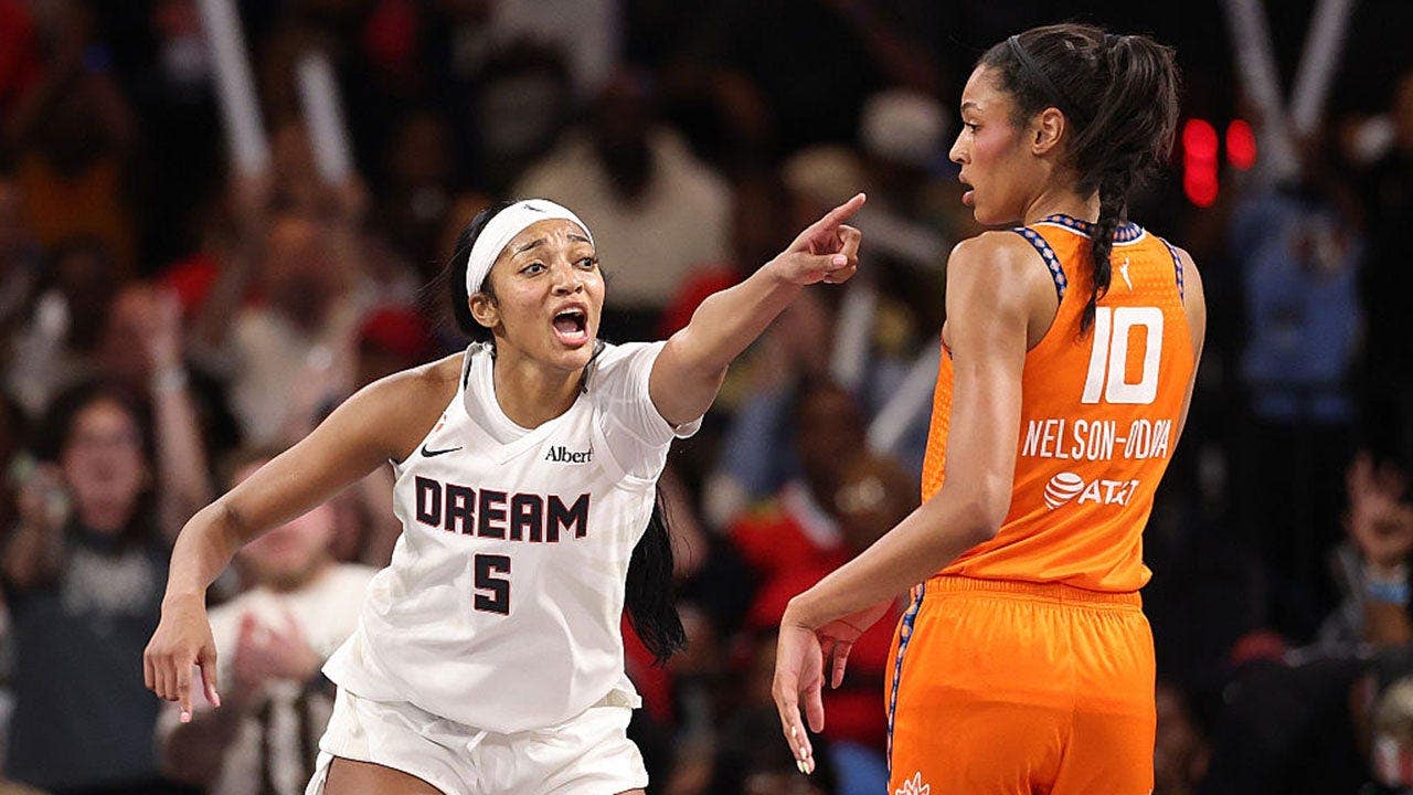 Brittney Griner throws Angel Reese to the floor like a rag doll in ...