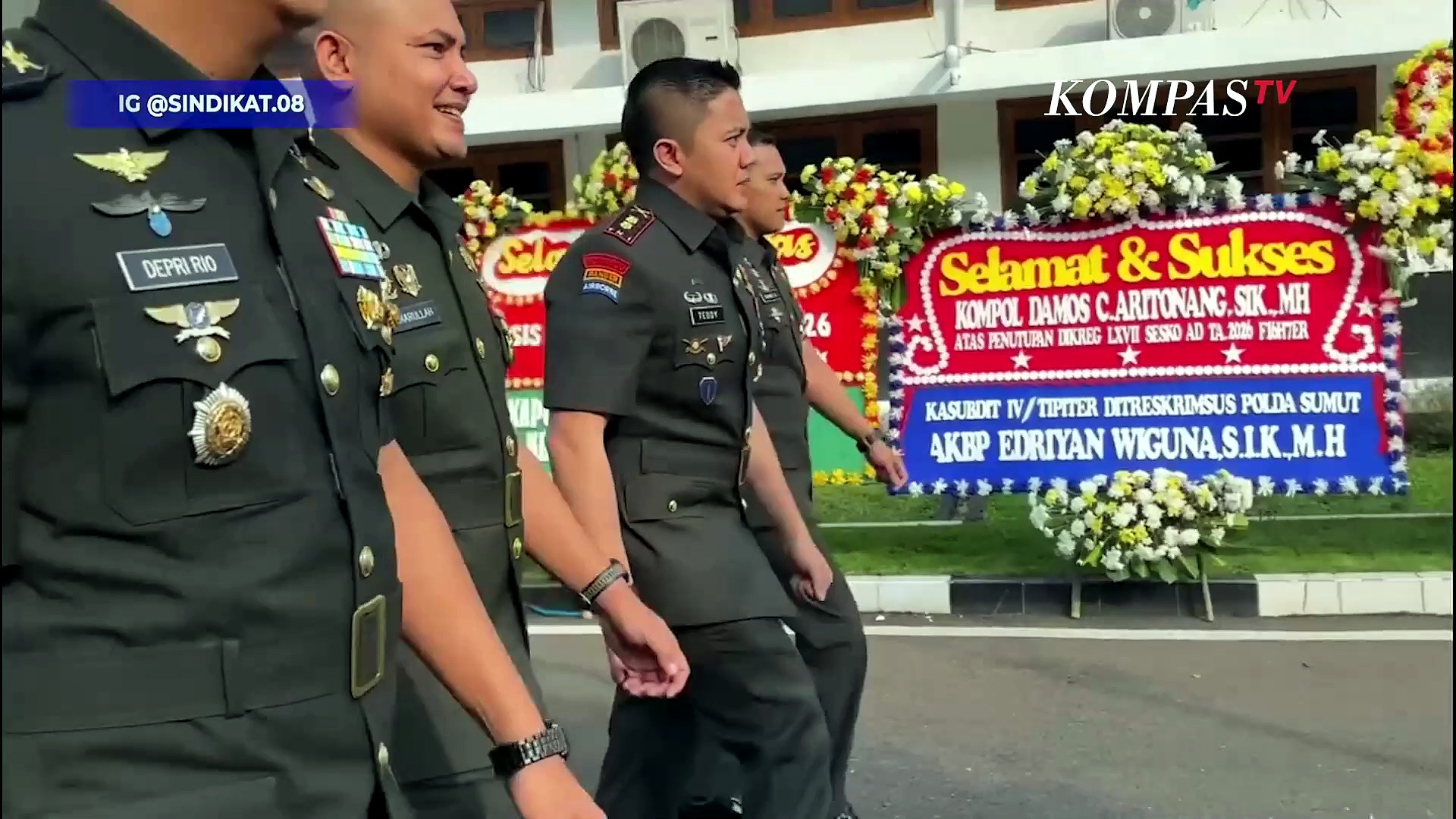 Resmi! Seskab Letkol Teddy lulus Seskoad 2026, raih Taskap terbaik ...