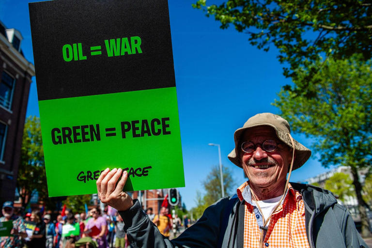 Greenpeace counter-suit over massive US pipeline protest fine green lit ...