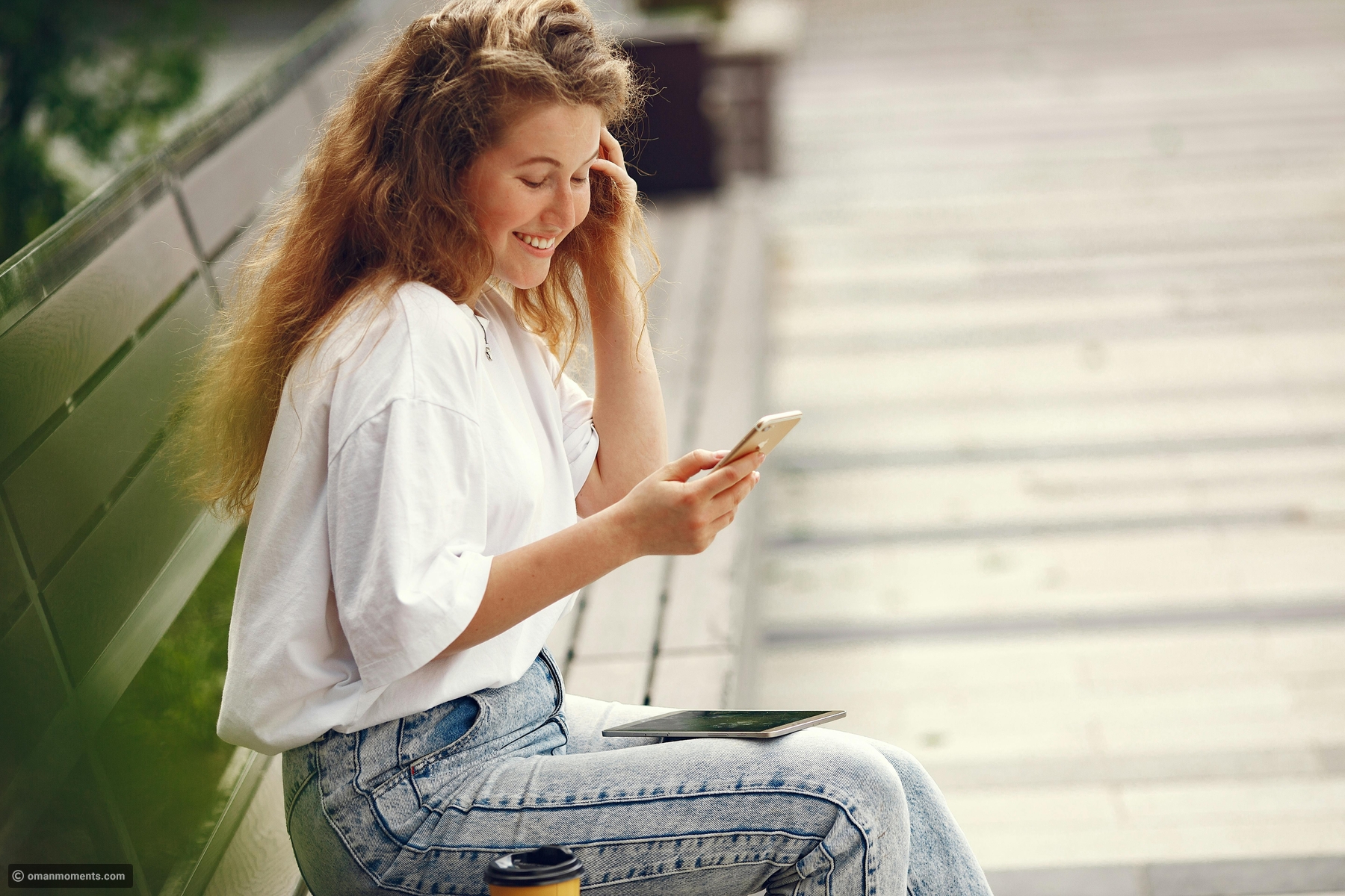 8 clear signs she wants you to make the first move