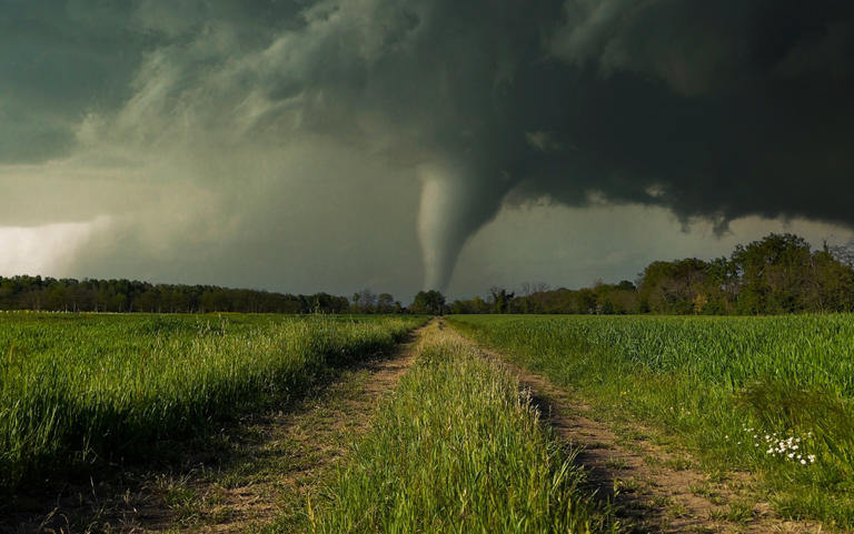 9 travel spots where the extreme weather is more dangerous than the ...