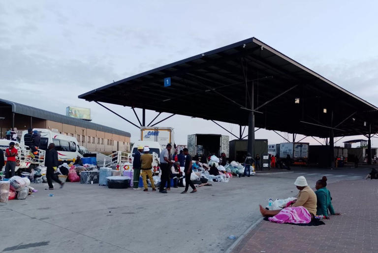 Despite anti-immigration protests, Zimbabweans still head to SA