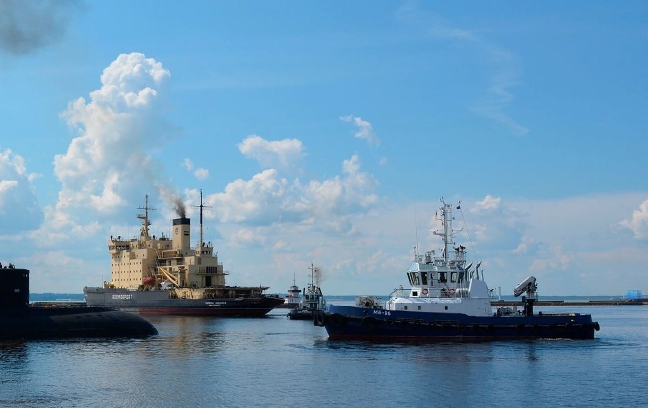 Ukraine strikes Russian naval vessels in key fortress city near St ...