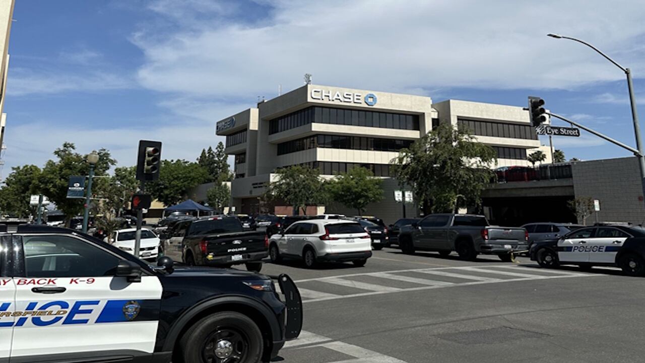 Hostages released, suspect dead after standoff in Bakersfield office ...