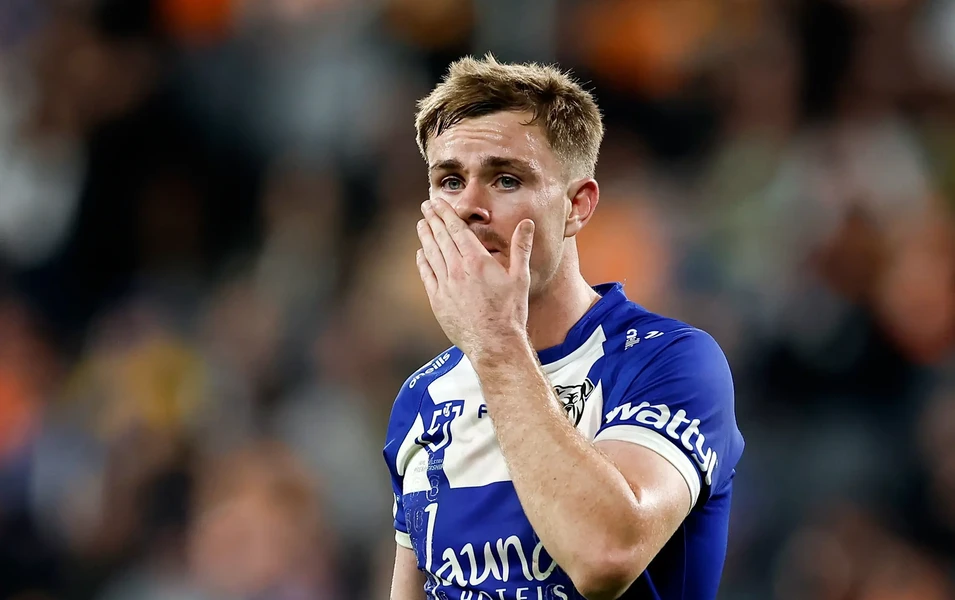 Galvin shrugs off boos as Bulldogs face injury crisis