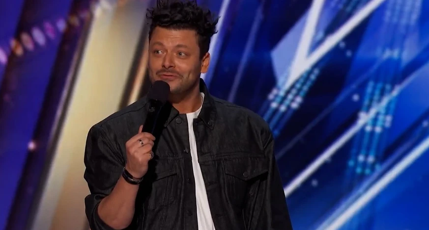 Kev Adams met le jury de America's Got Talent à ses pieds