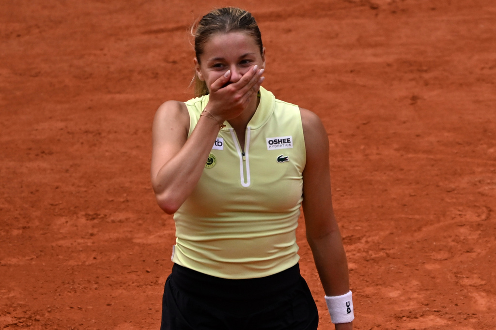 Top-ranked Aryna Sabalenka goes out of the French Open after ...