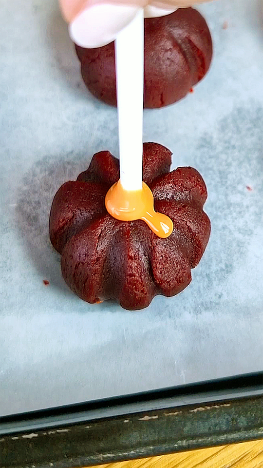 Pumpkin shaped cake pops hack 🤯