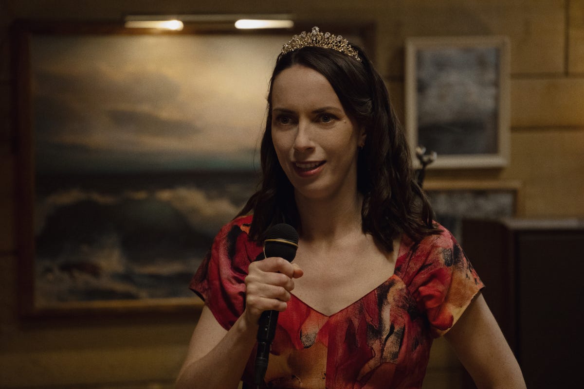'Widow’s Bay' final girl Kate O’Flynn talks facing the boogeyman and ...