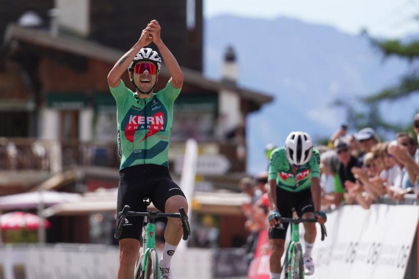 Première victoire pour Ruiz, Bisiaux 3e