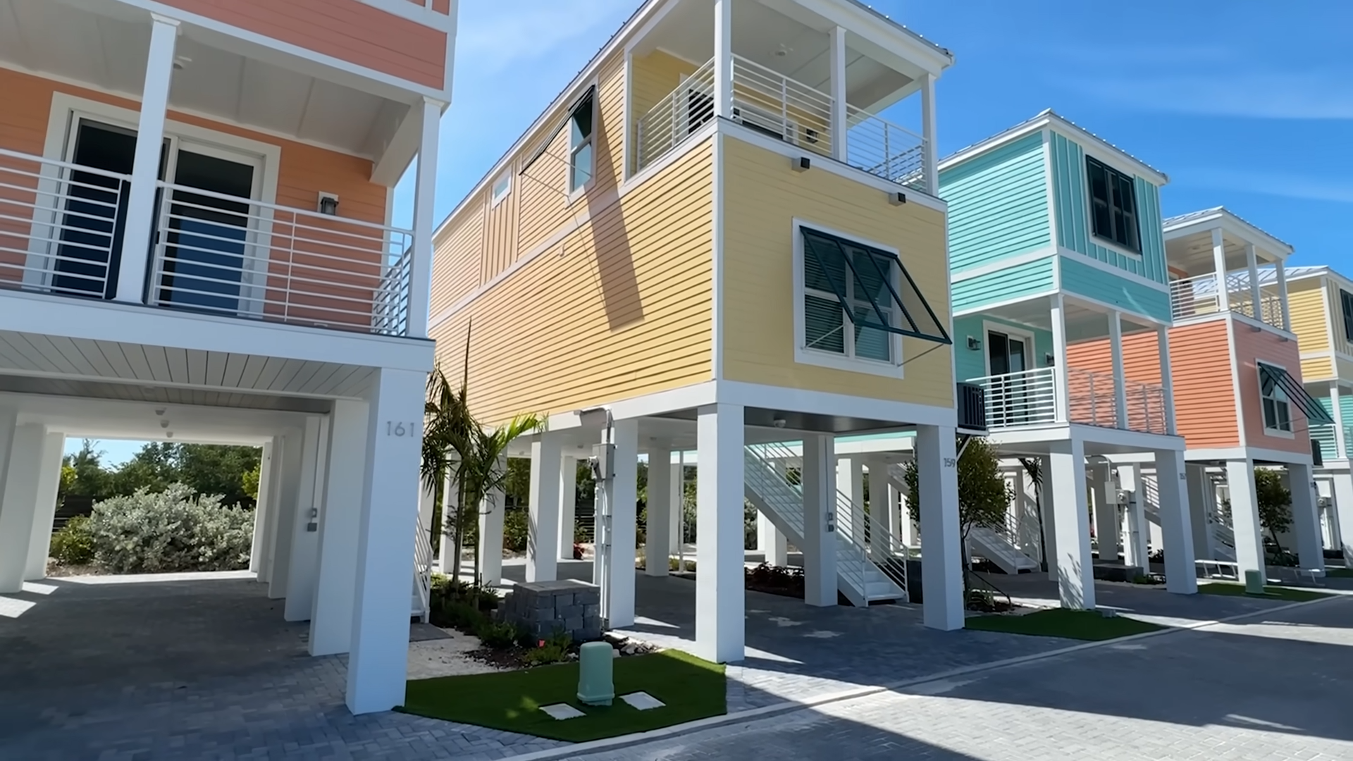 Sea Breeze by Nationwide Homes | 2 bed, 2 bath prefab house tour