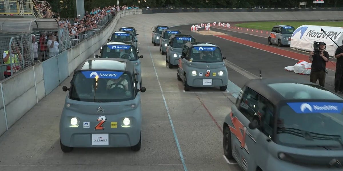 Diez Citroën Ami, un velódromo y un safety car lanzando fuego: la ...