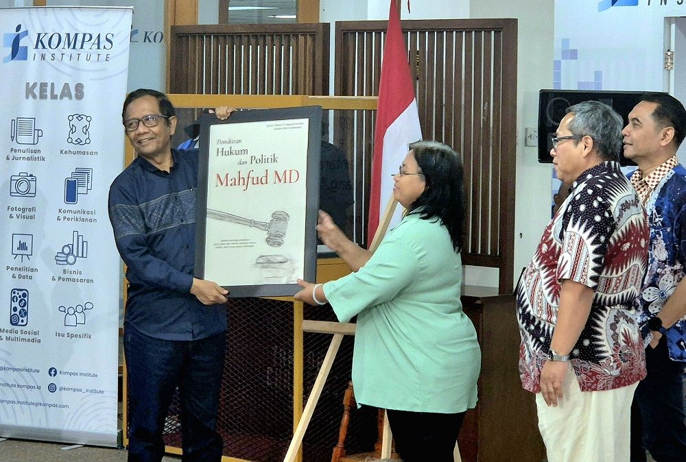 Cerita kurasi di balik pemikiran politik dan hukum Mahfud MD, ada ...