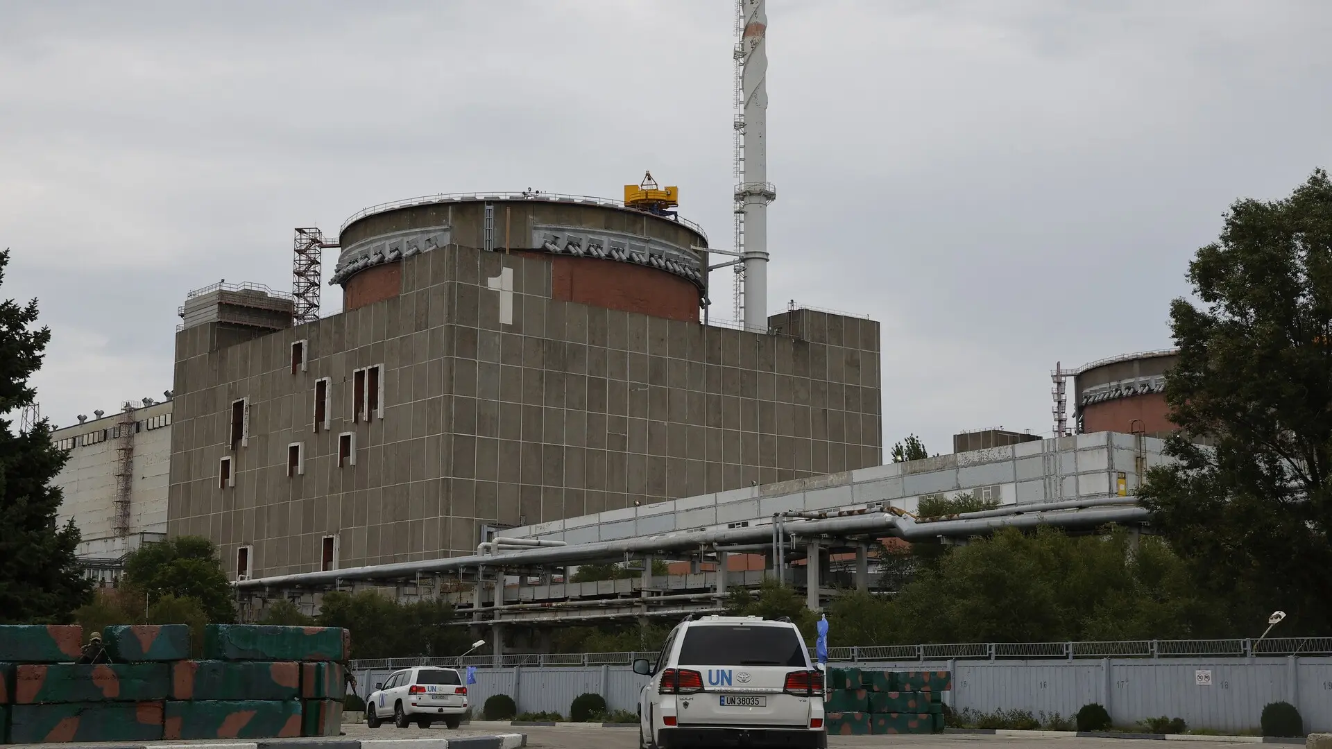 Ataque a Zaporiyia: un dron impacta en la central nuclear y se confirma ...