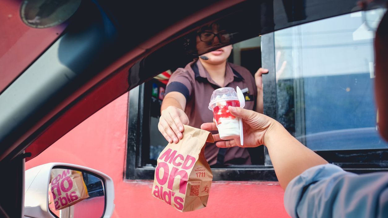 Unemployed youth to be offered 'guaranteed interview' at McDonald's ...
