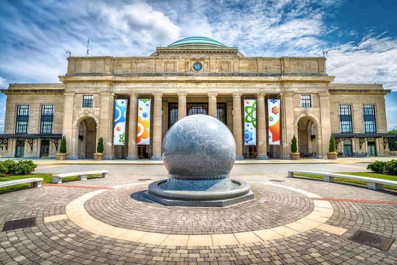 This Virginia museum lets you get hands-on with science and meet ...