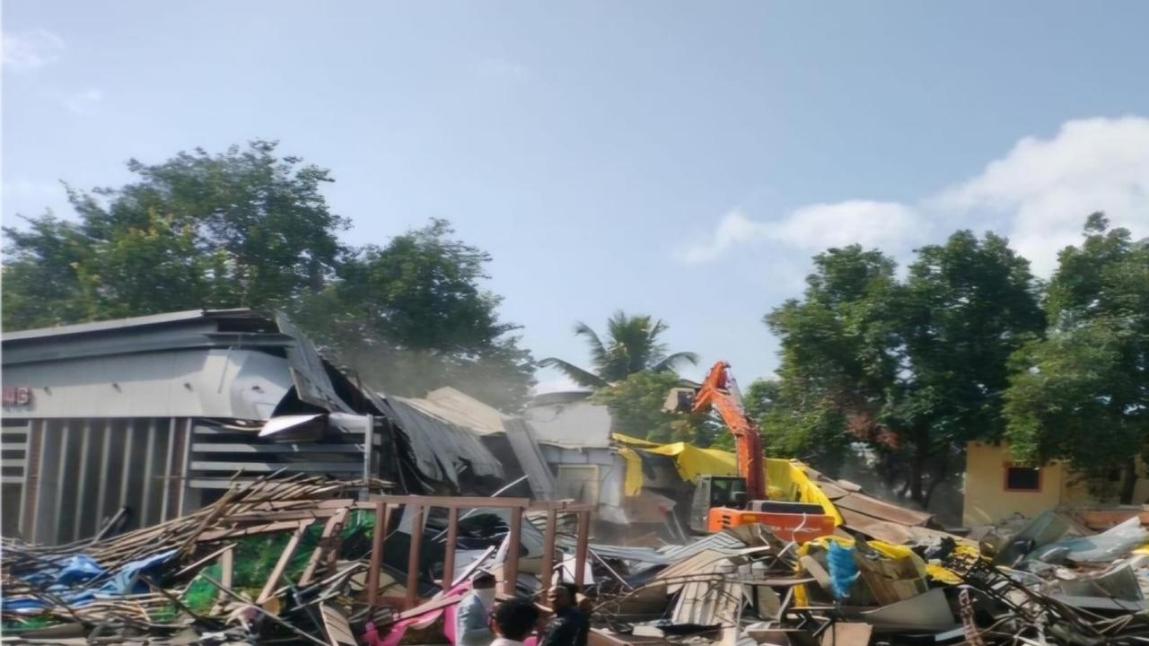 PCMC demolishes 12,000 sq ft of illegal structures at hotel