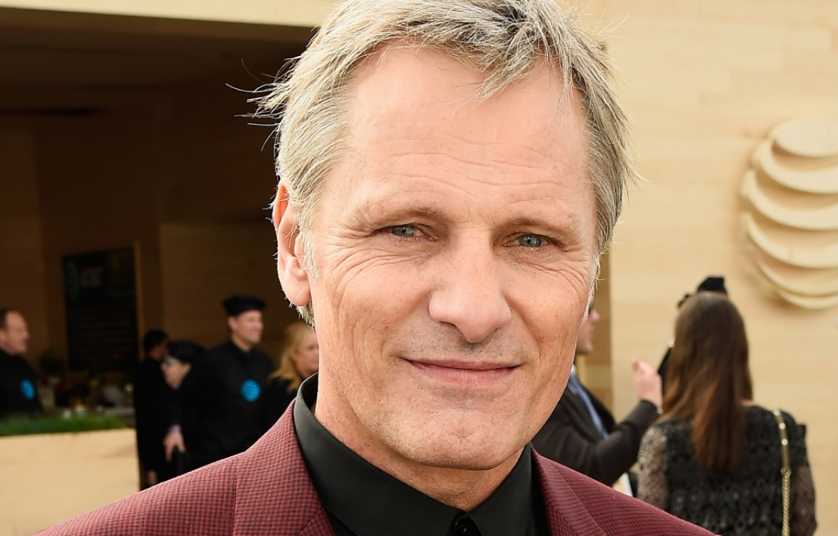 25 actors who had totally different jobs before fame