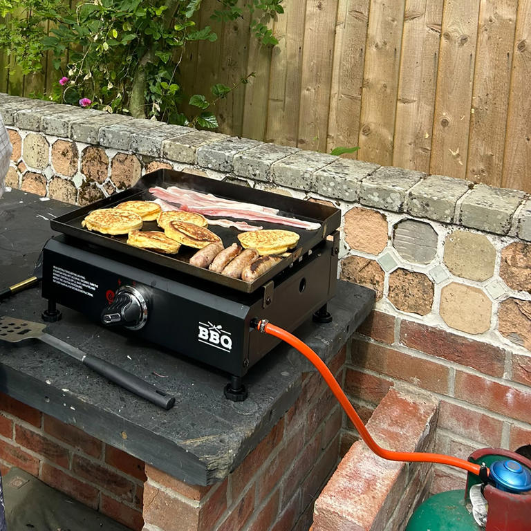 Aldi's tabletop gas grill is a gamechanger for small gardens - and it's ...