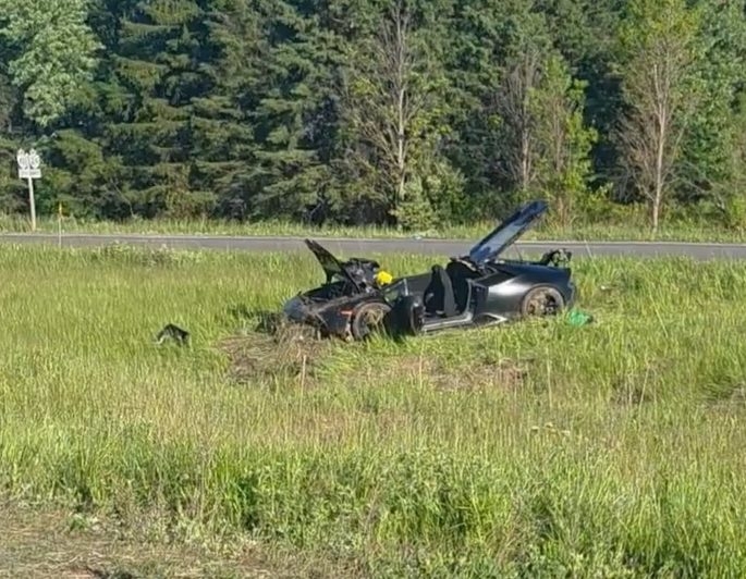 Lamborghini crashes onto Hwy. 403 in Brantford allegedly after racing ...