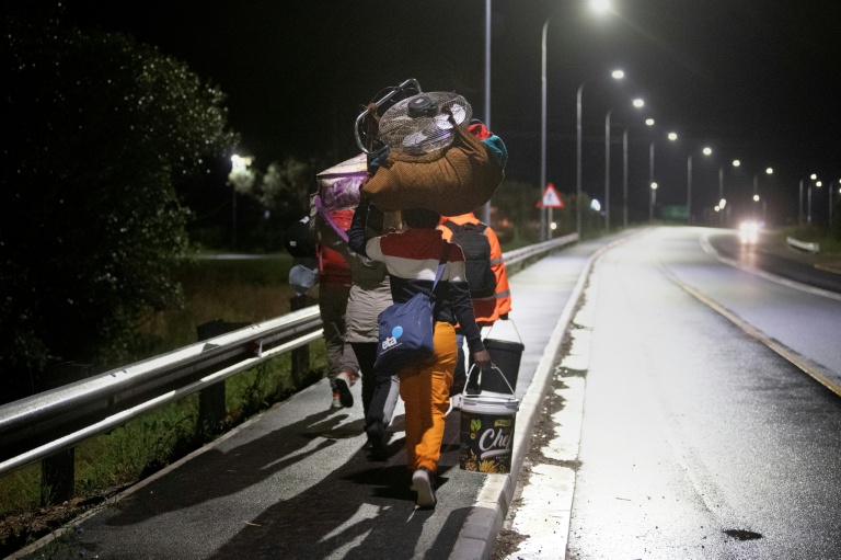 Hundreds flee as South Africa anti-migrant mobs go door-to-door