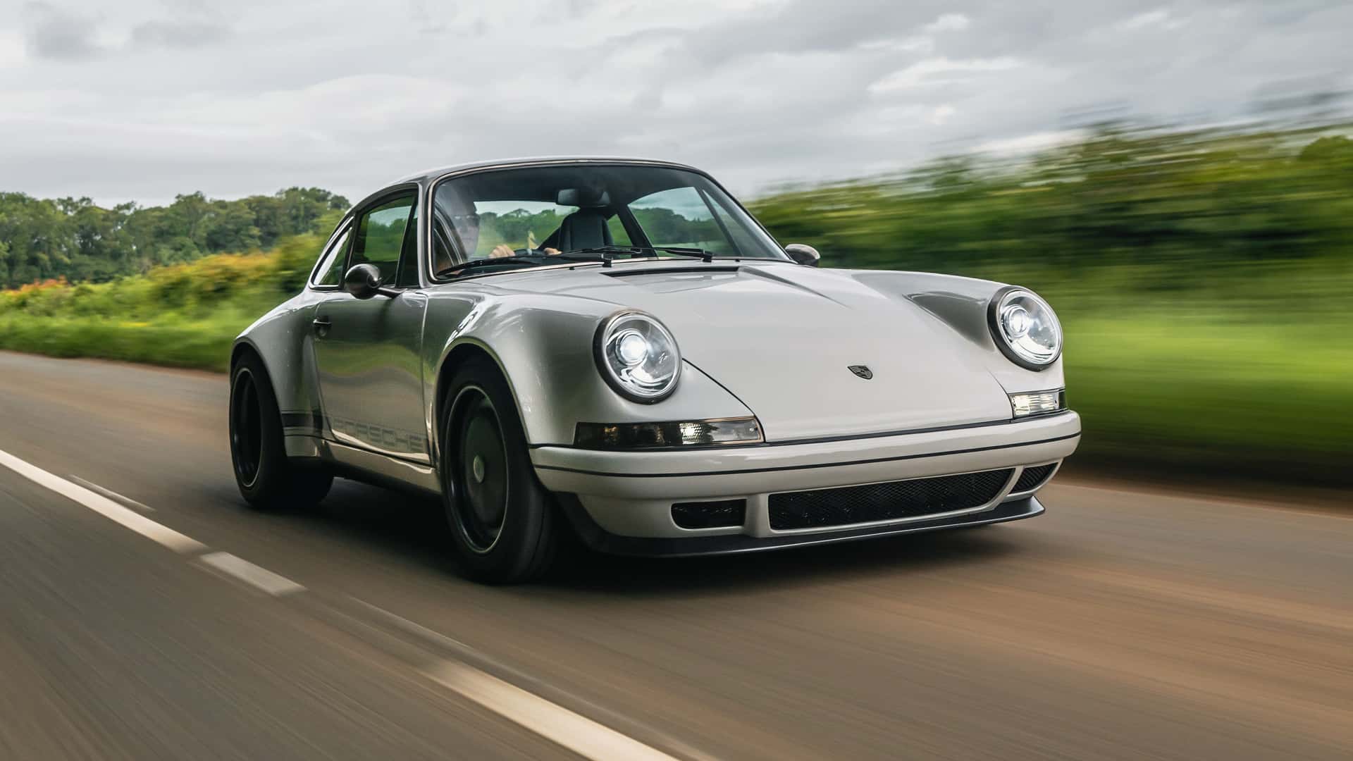 Una nuova 911 restomod da oltre 500.000 euro