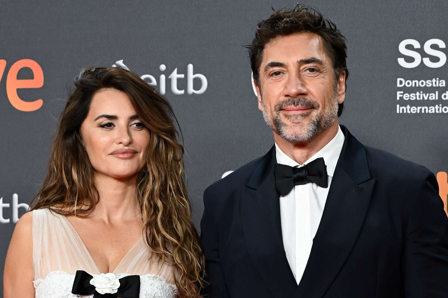 Javier Bardem recalls being 'struck' when 'amazing' wife Penélope Cruz ...
