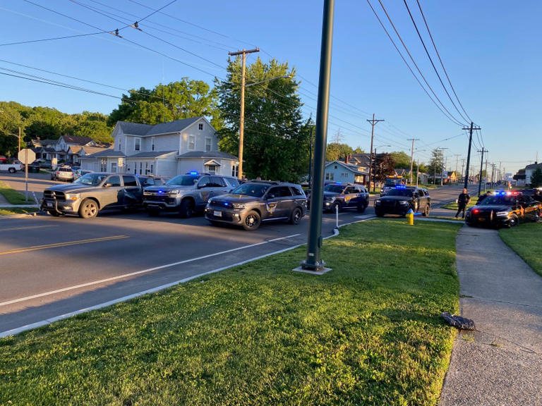 Police chase forces closure of Main near Siebenthaler