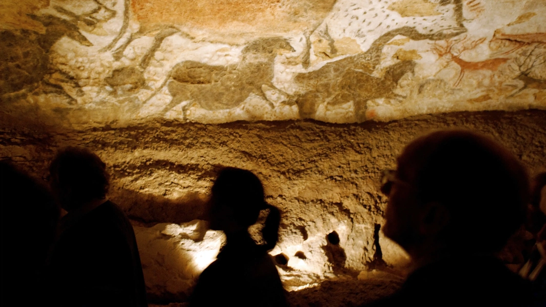 Depicting extinct animals through art and science