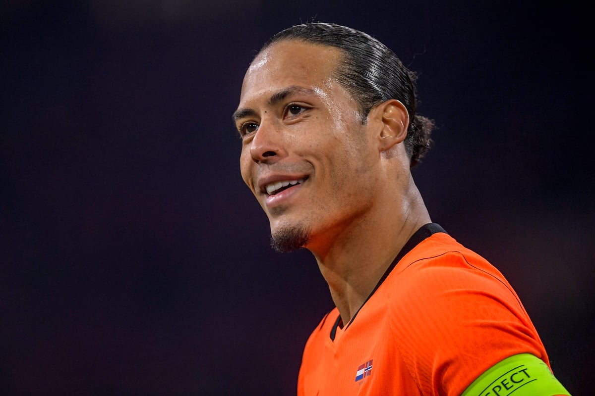 Virgil van Dijk maakt 'mode-icoon' Valentijn Driessen belachelijk