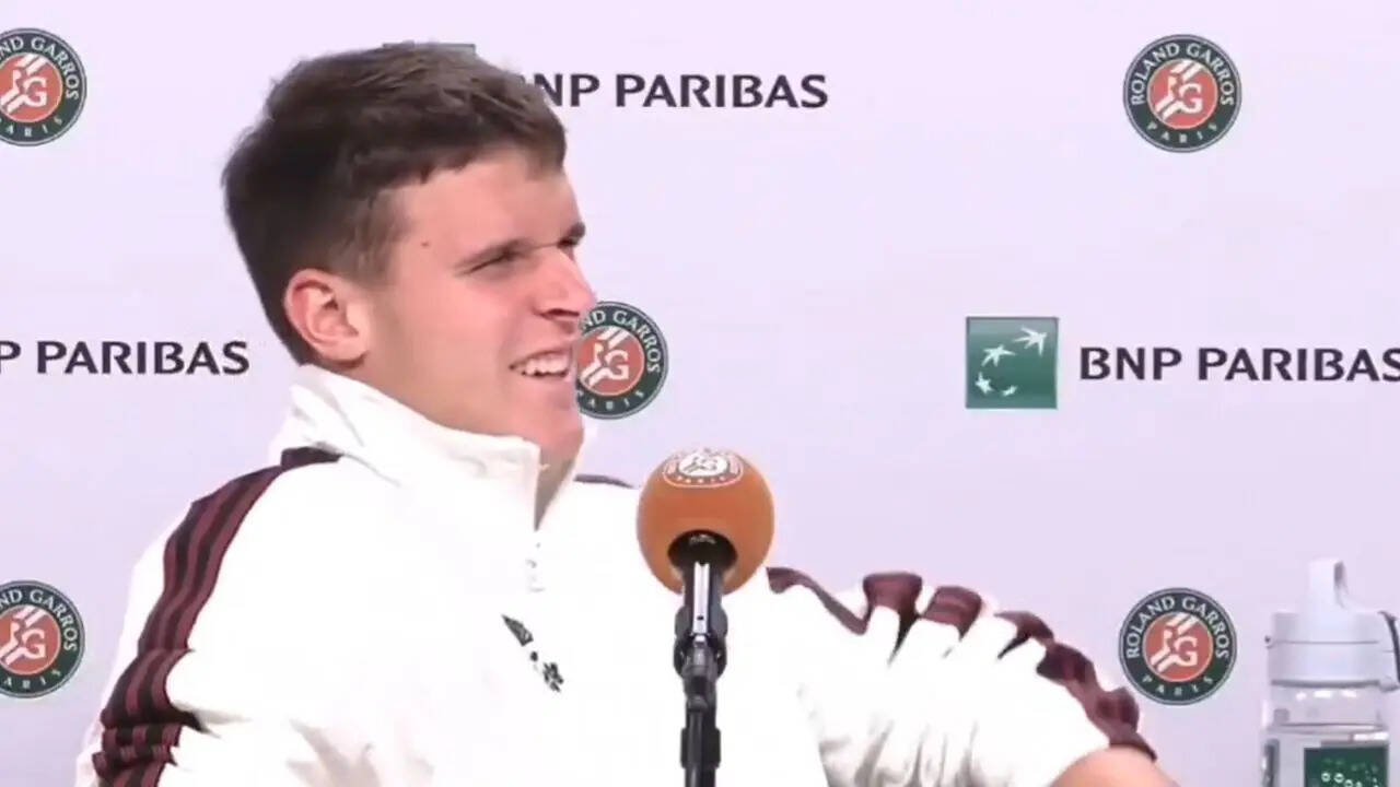Watch: Jakub Mensik suffers painful cramp during presser after French ...