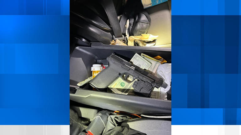 Police find guns, drugs during traffic stop in West Linn; 2 arrested