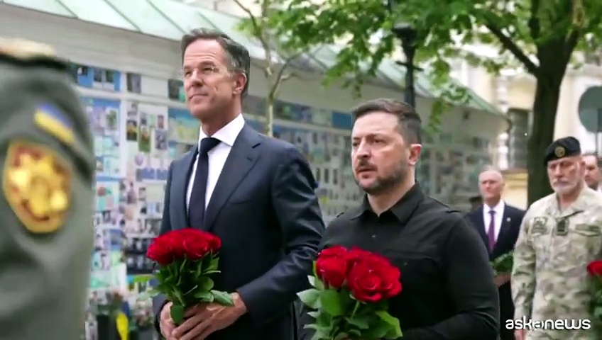 Ucraina, visita a sorpresa a Kiev di Rutte. E c'è anche Cavo Dragone