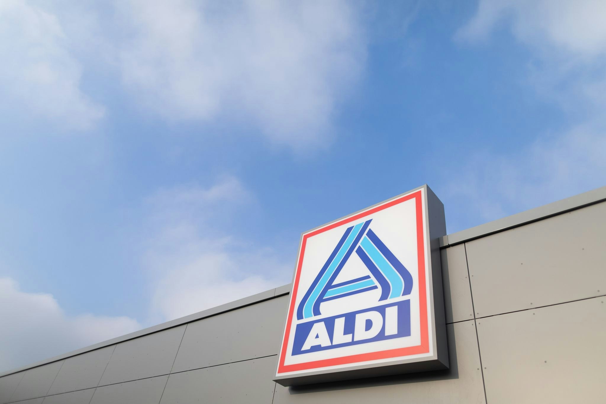 Salmonellen-Alarm bei Aldi: Discounter ruft beliebtes Basilikum wegen ...
