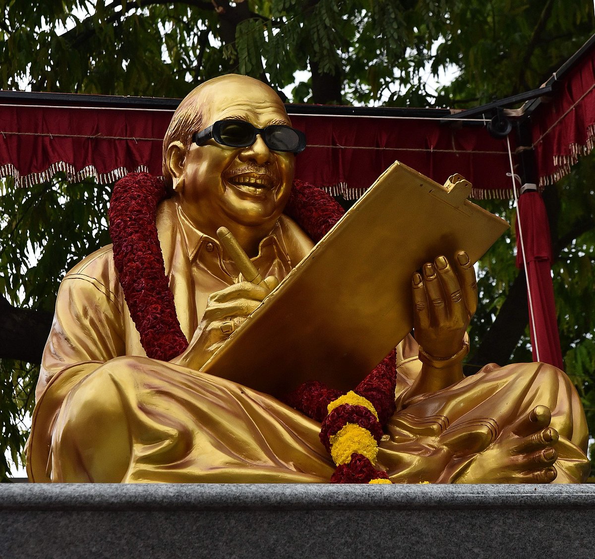 CM Vijay, several leaders pay tributes to Kalaignar Karunanidhi on his ...