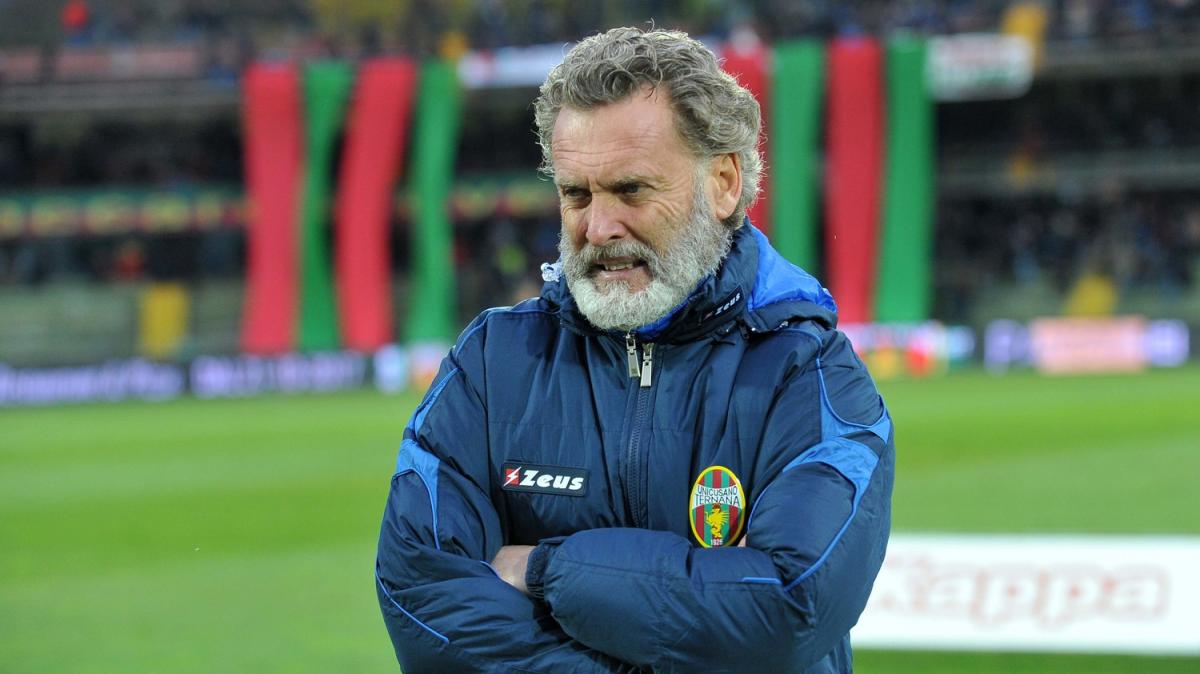 Pochesci sulla Juventus: "Stanno facendo di tutto per far dimettere ...