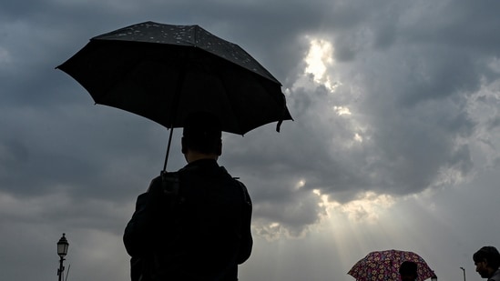 Delhi weather: Yellow alert in capital for light rain, thunderstorms ...